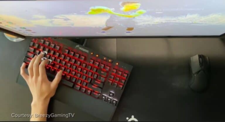 5 Reasons Why Pro Gamers Tilt Their Keyboard - TechnoQia