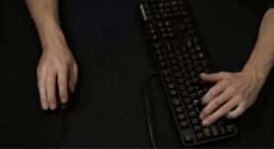 5 Reasons Why Pro Gamers Tilt Their Keyboard - TechnoQia